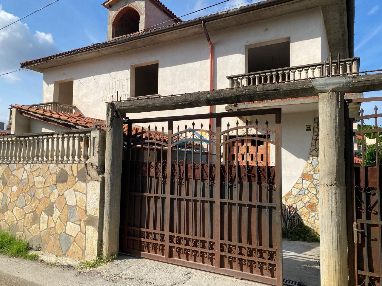 Shtepi Ne Shitje Ne Vlore Shqiperi